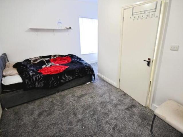 2 bedroom terraced house for rent in King William Street, Tunstall, ST6