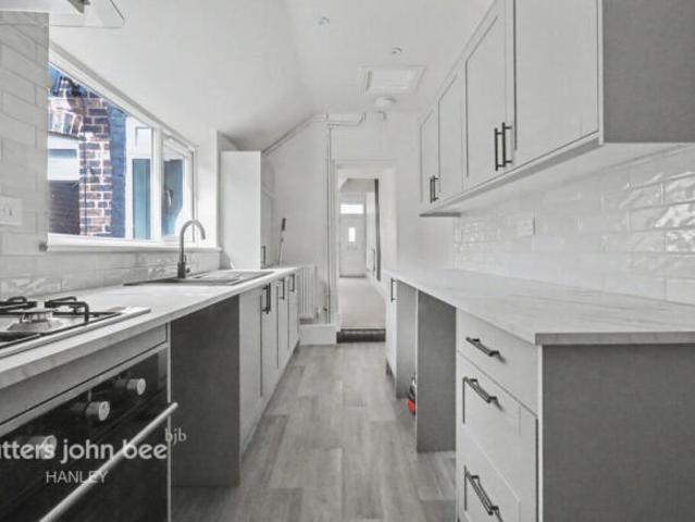 2 bedroom terraced house for rent in King William Street, Stoke on trent, ST6