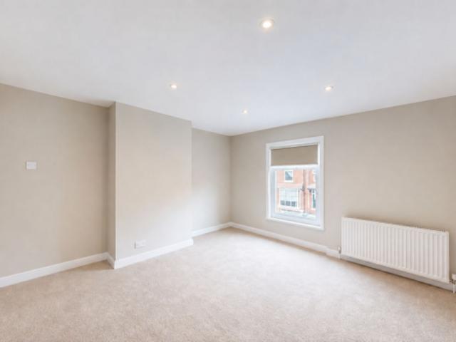 2 bedroom terraced house for rent in King Street, Westhoughton, BL5