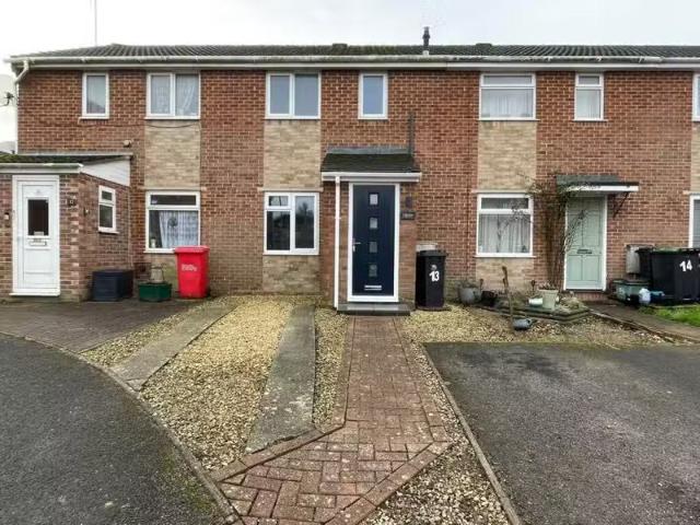 2 bedroom terraced house for rent in Kingston Close, Blandford.