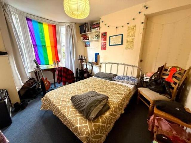 2 bedroom terraced house for rent in Howard Street, Oxford, OX4