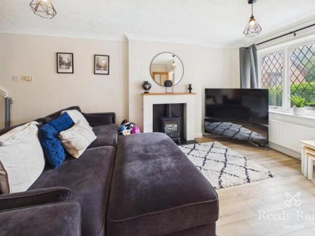 2 bedroom terraced house for rent in Hopefield Drive, Rothwell, Leeds, West Yorkshire, LS26