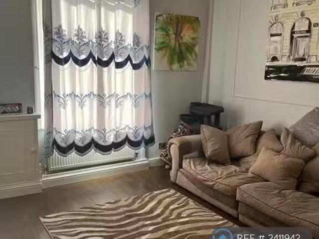 2 bedroom terraced house for rent in Horne Street, Bury, BL9