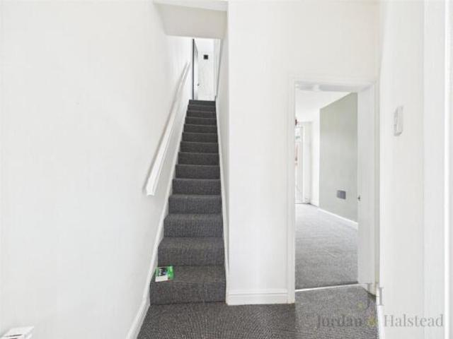 2 bedroom terraced house for rent in Horton Road, Manchester, M14