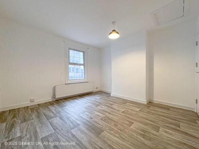 2 bedroom terraced house for rent in Hawks Road, Kingston Upon Thames, Surrey, KT1