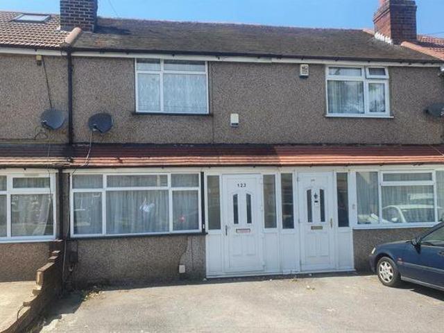 2 Bedroom Terraced House For Rent In Hayes, Middlesex