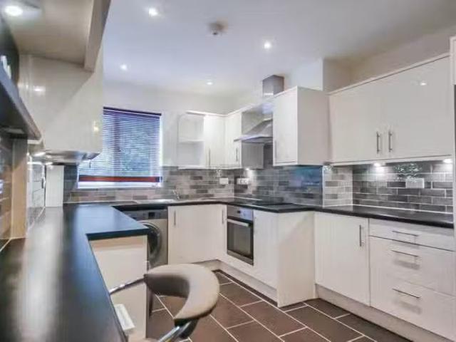 2 bedroom terraced house for rent in Hazelwell Street, Stirchl.