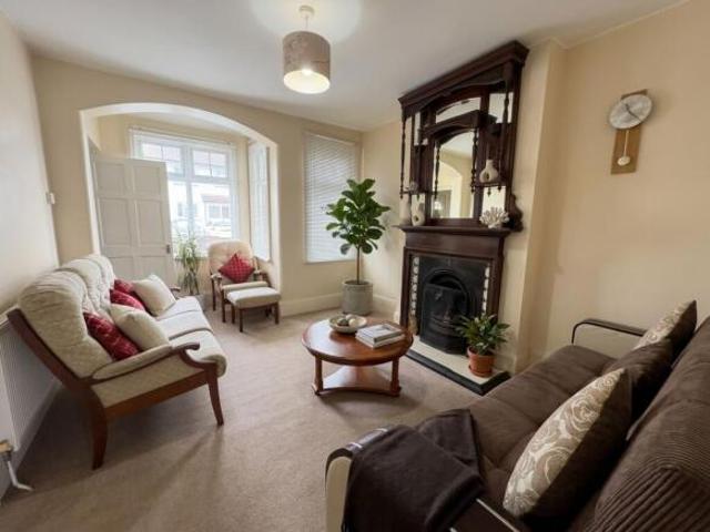 2 bedroom terraced house for rent in Hazel Road, Erith, DA8