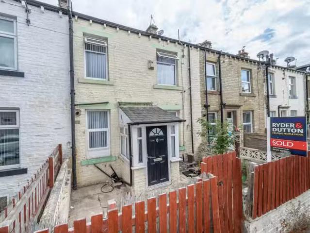 2 bedroom terraced house for rent in Halifax, HX1