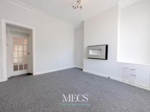 2 bedroom terraced house for rent in Hampton Court Road, Birmi.