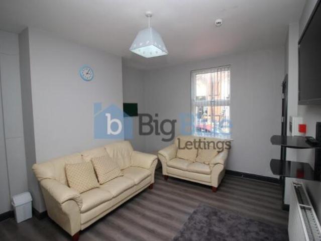 2 bedroom terraced house for rent in Harold View, Full Refurb!,LS6