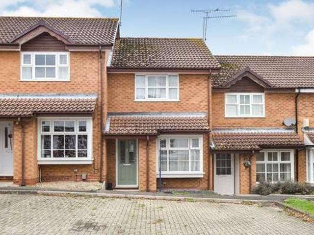 2 bedroom terraced house for rent in Harvard Close Woodley RG5