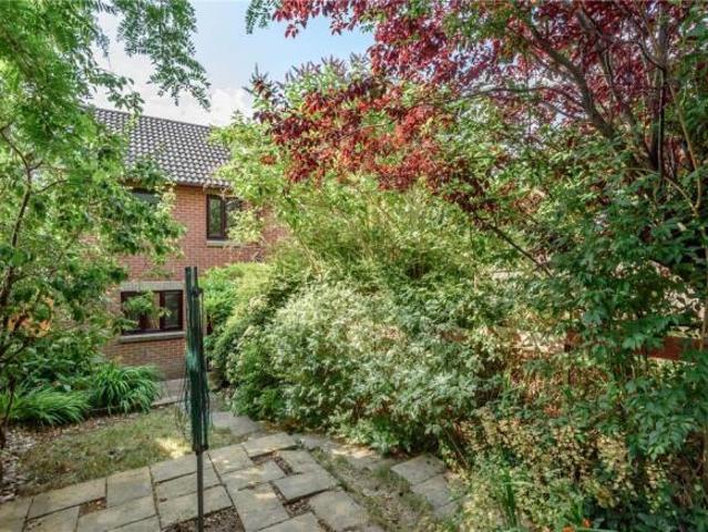 2 bedroom terraced house for rent in Harvest Close, Winchester, Hampshire, SO22