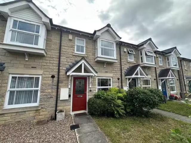 2 bedroom terraced house for rent in Hastings Way, Savile Park.