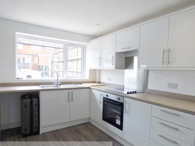 2 Bedroom Terraced House For Rent In Heywood, Greater Manchester