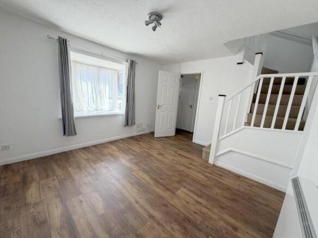 2 bedroom terraced house for rent in Heather Gardens, Bedford, MK41