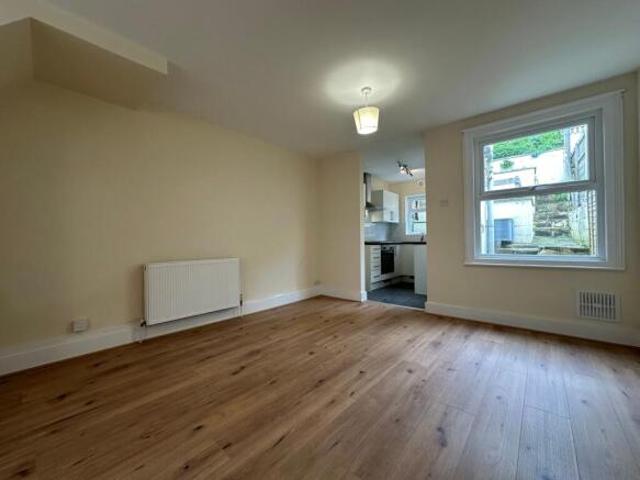 2 bedroom terraced house for rent in Heathfield Avenue, Dover, CT16