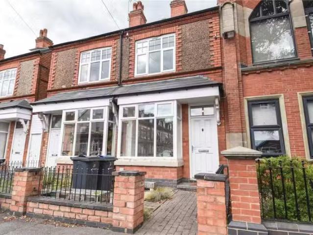 2 bedroom terraced house for rent in Heathfield Road, Kings He.
