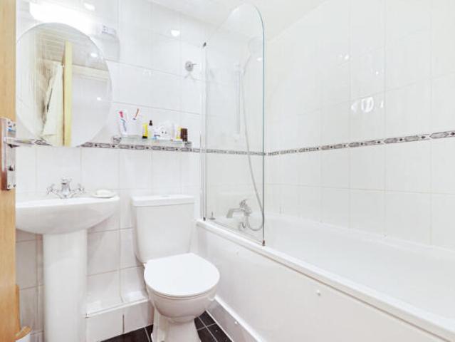 2 bedroom terraced house for rent in Hemingford Road, Islington Central, N1