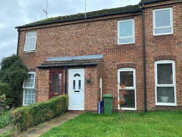 2 bedroom terraced house for rent in Henderson Way Horsham RH12
