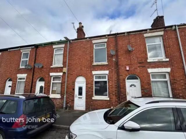 2 bedroom terraced house for rent in Henry Street, Crewe, CW1