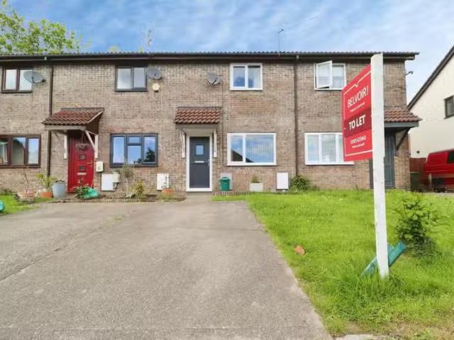 2 bedroom terraced house for rent in Heol Bryn Heulog, Llantwi.