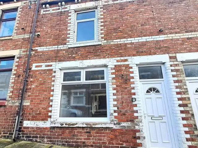 2 bedroom terraced house for rent in Heslop Street, Bishop Auc.