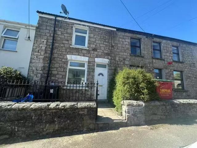 2 bedroom terraced house for rent in High Street, Cefn Coed, C.
