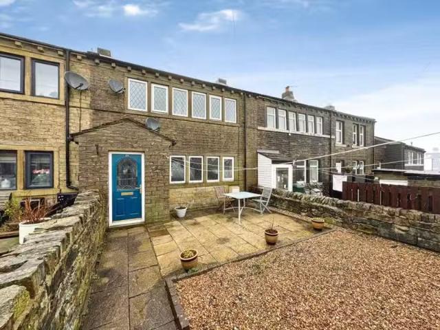 2 bedroom terraced house for rent in High Street, Scapegoat Hi.