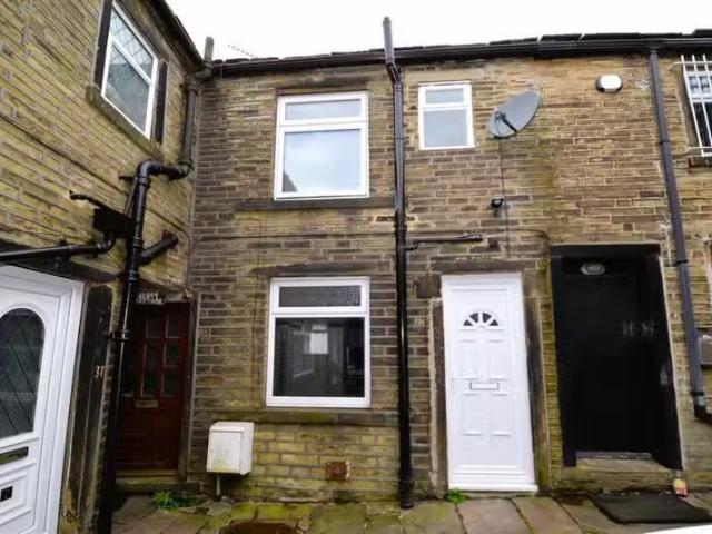 2 bedroom terraced house for rent in High Street Place, Queens.