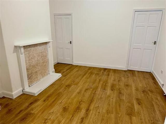 2 Bedroom Terraced House For Rent in Higher Bents Lane, Bredbury