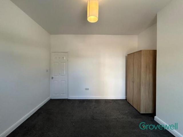 2 bedroom terraced house for rent in Highfield Road, Salford, M6