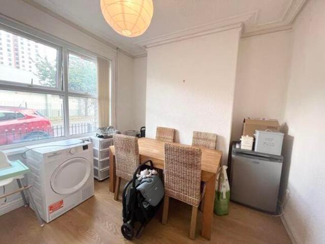 2 bedroom terraced house for rent in Highfield Road, Salford, M6