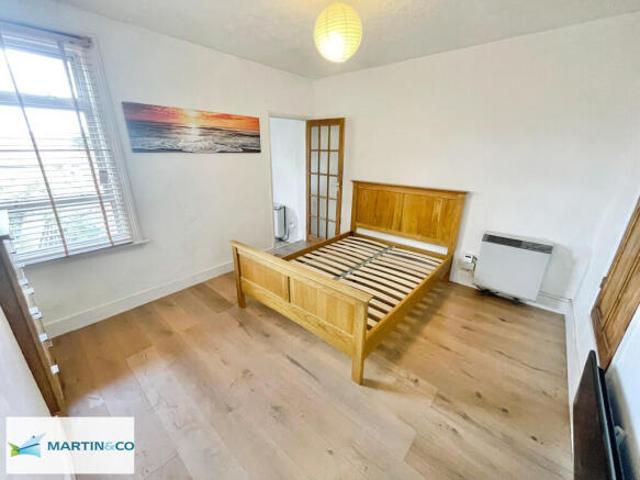 2 bedroom terraced house for rent in Highgrove St, Reading, RG1