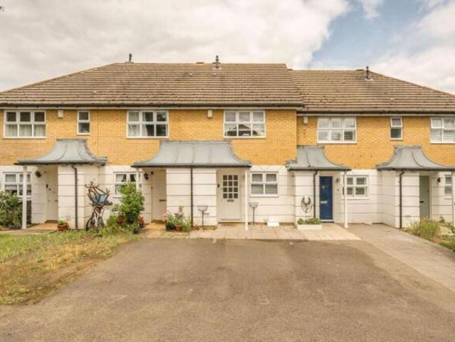 2 bedroom terraced house for rent in Hillary Drive, Isleworth, TW7