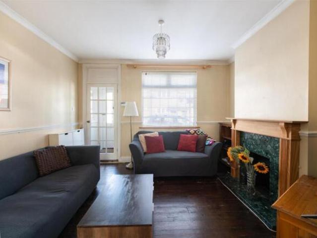 2 bedroom terraced house for rent in Hillside Grove, London, N14