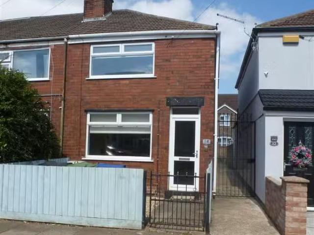 2 bedroom terraced house for rent in Hinkler Street, Cleethorp.