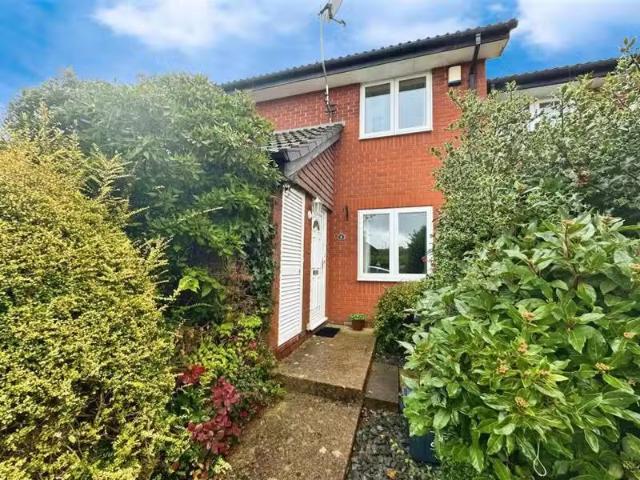2 bedroom terraced house for rent in Hunter Close, Colehill, B.