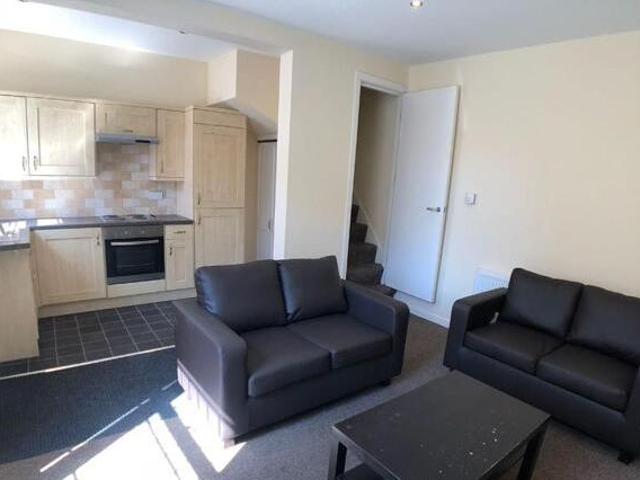 2 Bedroom Terraced House For Rent In Hyde Park, Leeds