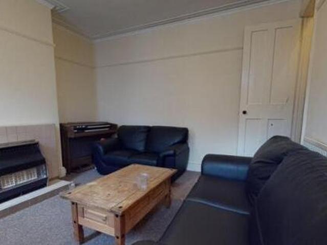 2 Bedroom Terraced House For Rent In Hyde Park