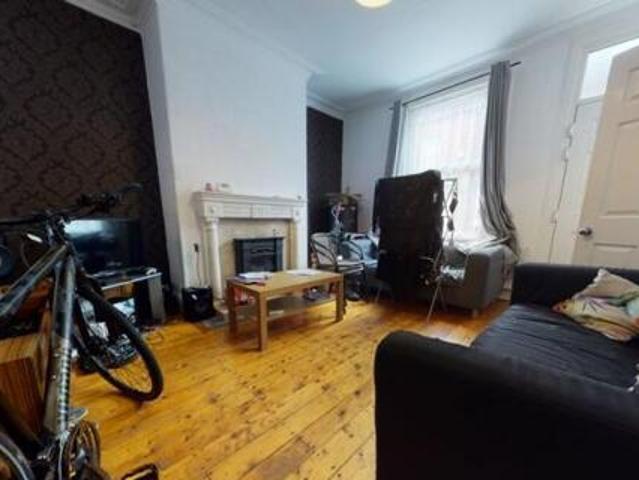 2 Bedroom Terraced House For Rent In Hyde Park