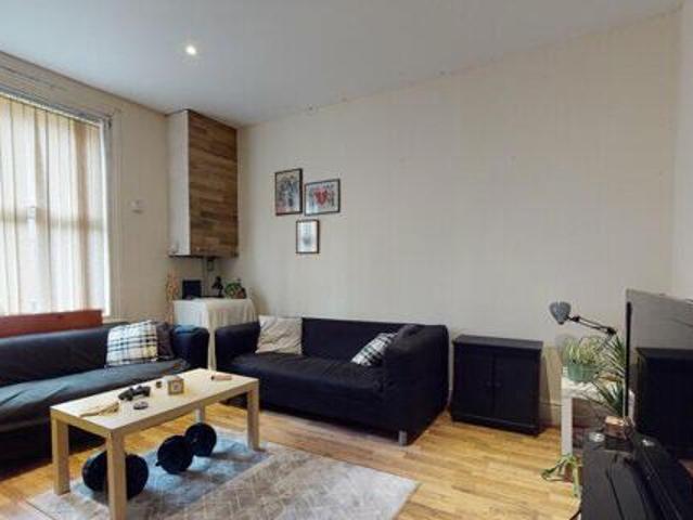 2 Bedroom Terraced House For Rent In Hyde Park