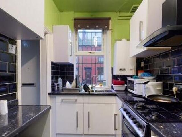 2 Bedroom Terraced House For Rent In Hyde Park