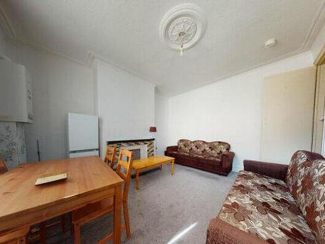 2 Bedroom Terraced House For Rent In Hyde Park