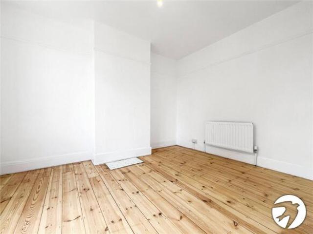 2 bedroom terraced house for rent in Ingram Road, Gillingham, Kent, ME7