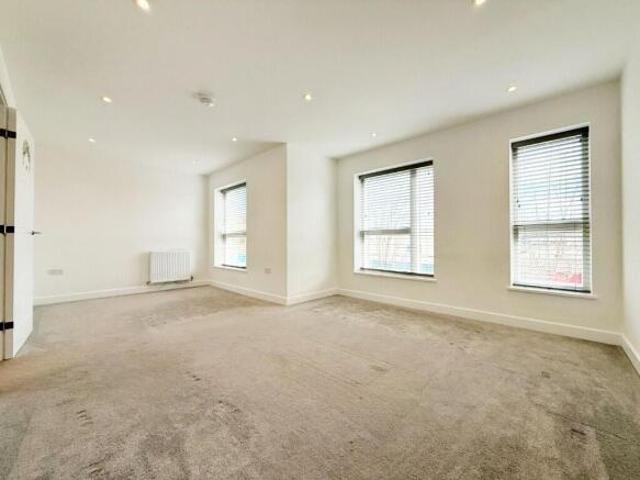 2 bedroom terraced house for rent in Inkwell Avenue, Watford, Hertfordshire, WD18