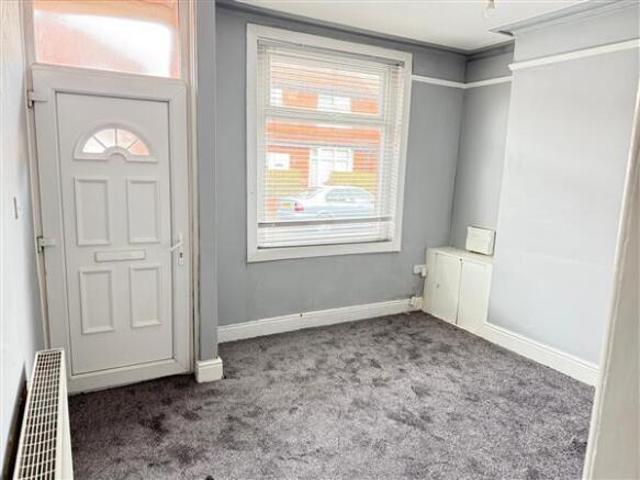 2 bedroom terraced house for rent in Ilkley Street, Manchester, M40