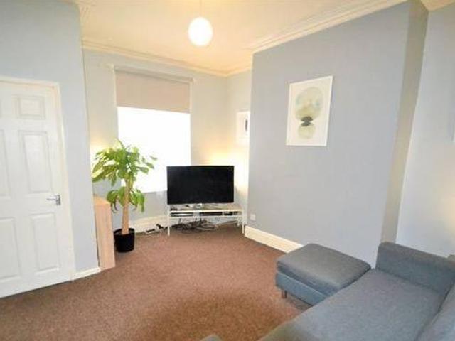 2 bedroom terraced house for rent in Ivy street Manchester M30