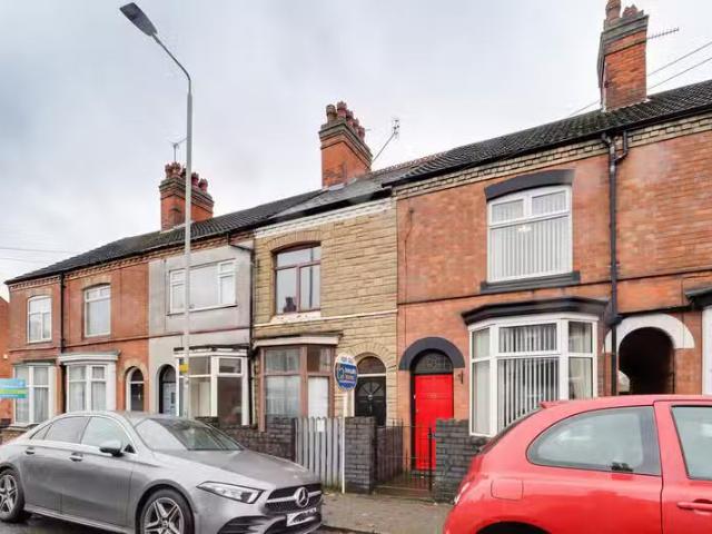 2 bedroom terraced house for rent in John Street, Hinckley, LE10