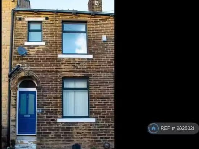 2 bedroom terraced house for rent in John Street, Thornton, BD13